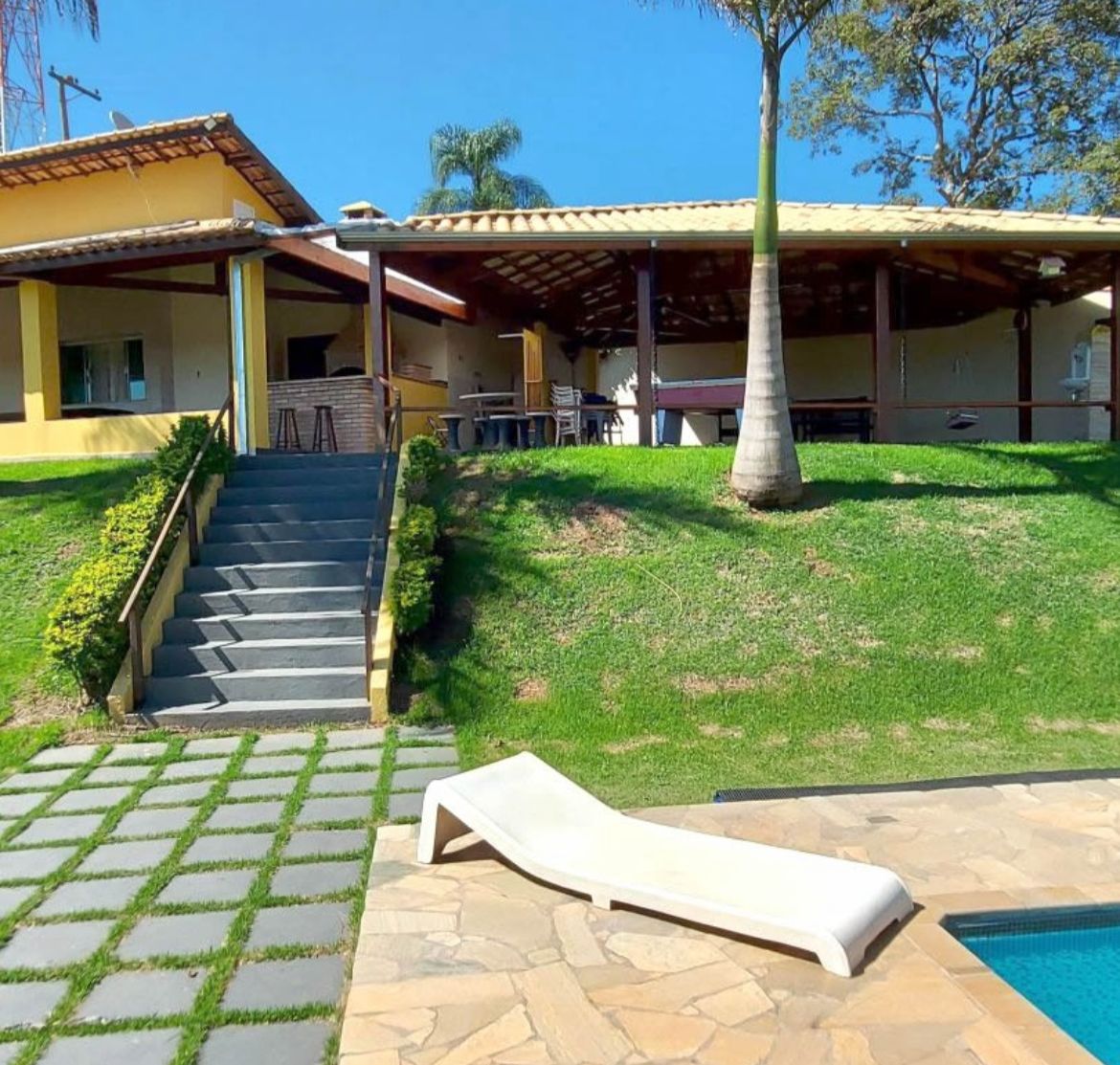Chácara no interior com piscina climatizada, lazer completo e que ...