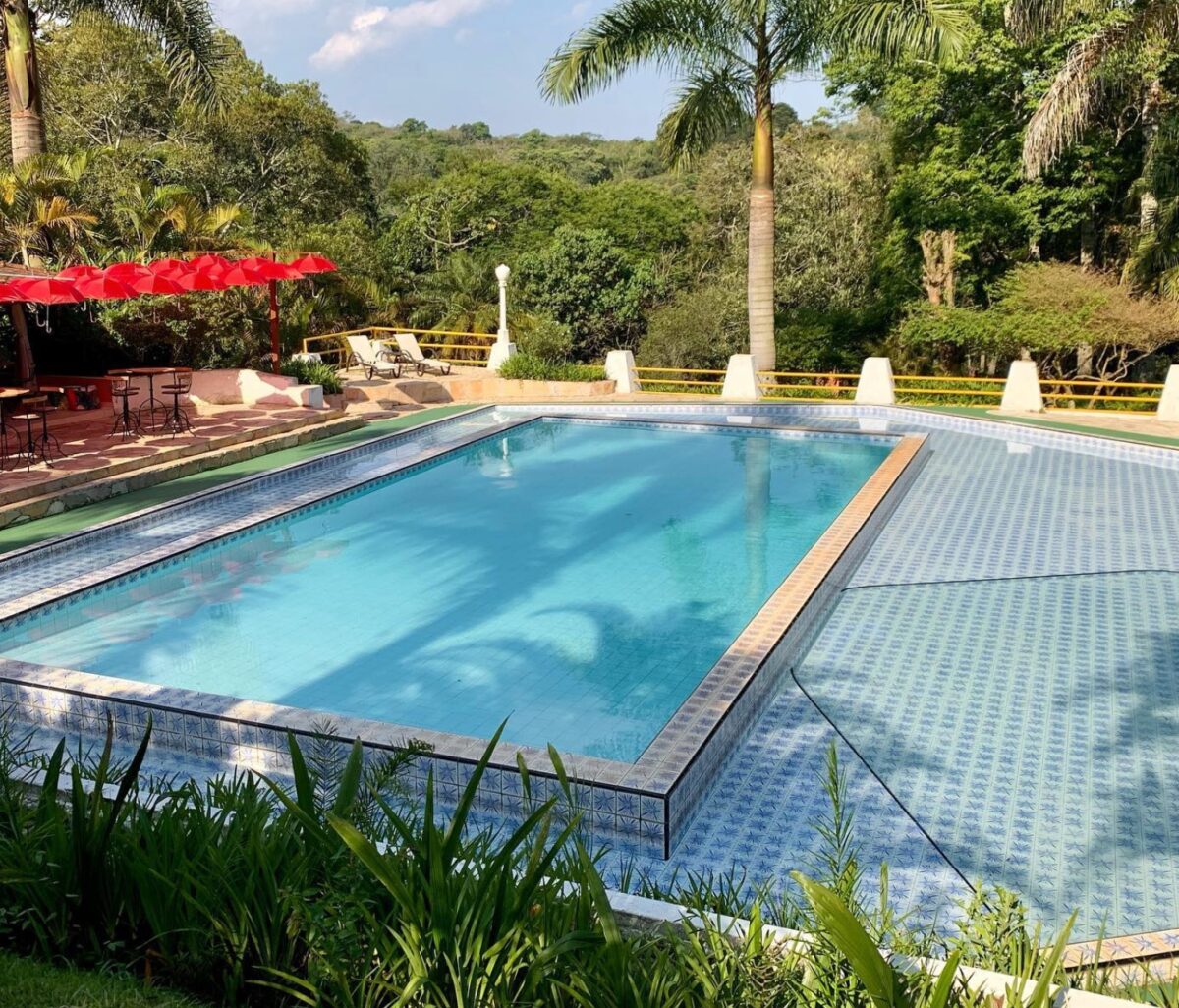 Clima de Carnaval! Pool Party no interior paulista une piscina, café da ...